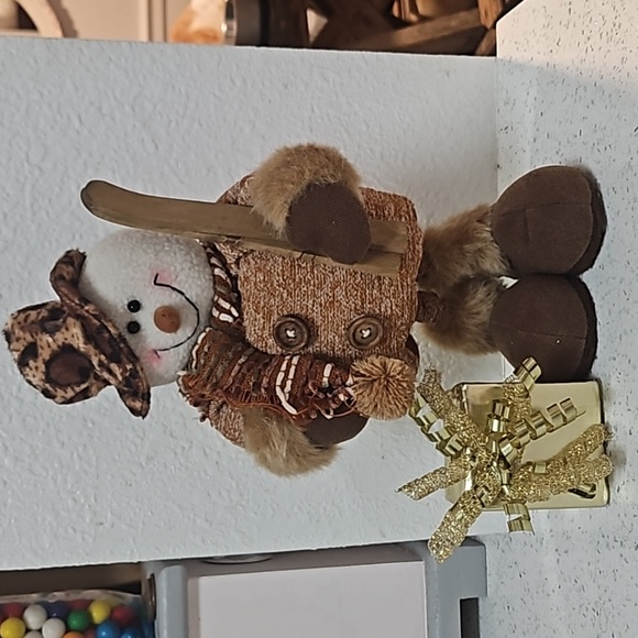 Holiday | Adorable Snowman With Adjustable Height Legs A Gold Present ...